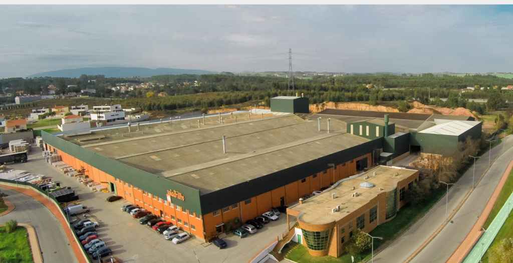 SOLADRILHO - Central Fotovoltaica, substitui cobertura de fibrocimento ...